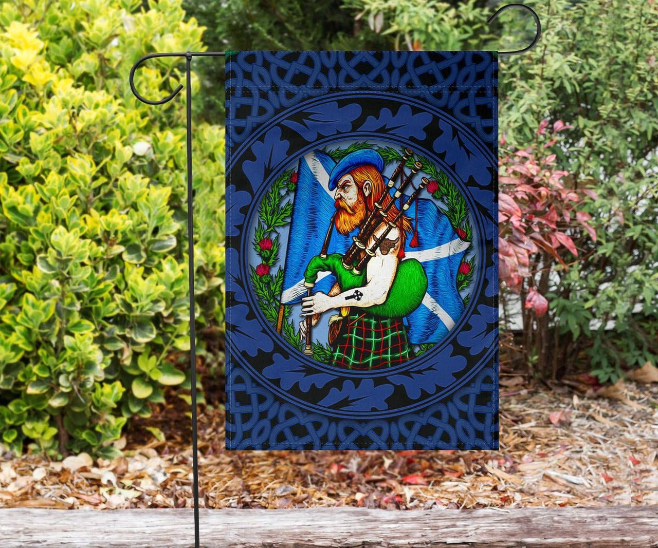 Scotland Highlander Men with Traditional Bagpipes Flag | Celticprime ...