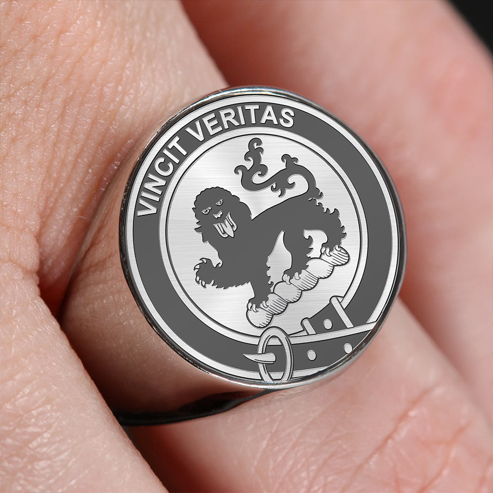 Baxter Clan Badge Engraved Signet Ring | Celticprime.com – celticprime
