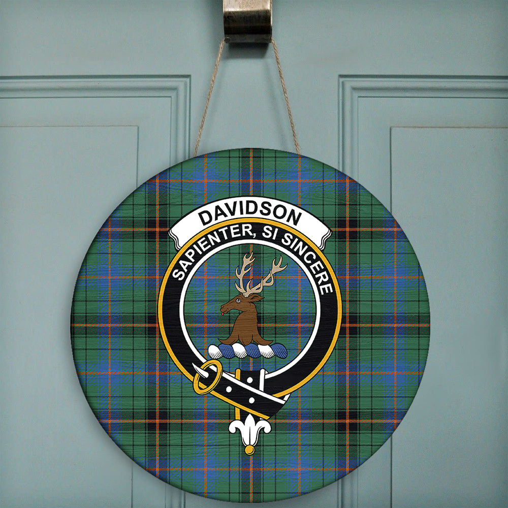 Davidson Ancient Tartan Classic Crest Round Wooden Sign | Celticprime ...