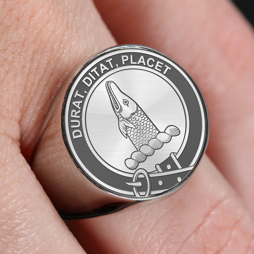 Geddes Clan Badge Engraved Signet Ring | Celticprime.com – celticprime