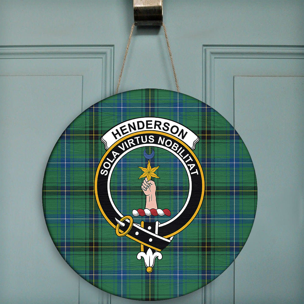 Henderson Ancient Tartan Classic Crest Round Wooden Sign | Celticprime ...