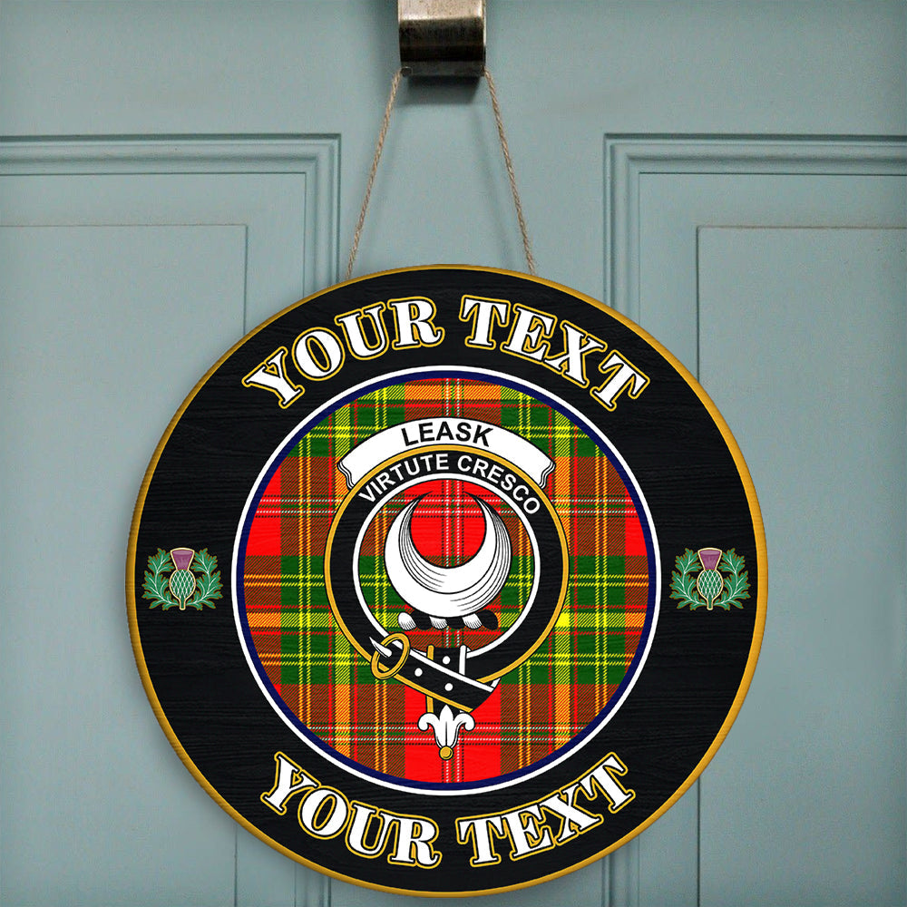 Leask Tartan Crest Round Wooden Sign Thistle Memory Style | Celticprime ...