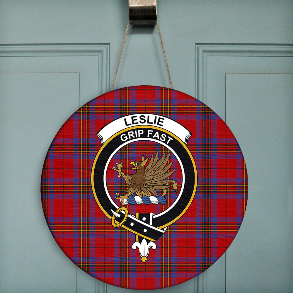 Leslie Modern Tartan Classic Crest Round Wooden Sign | Celticprime.com ...